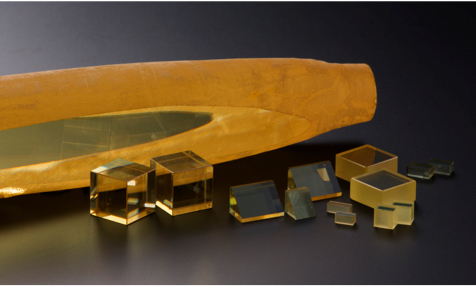 Rutile Prism - 製品情報 - SHINKOSHA Crystals for a bright future